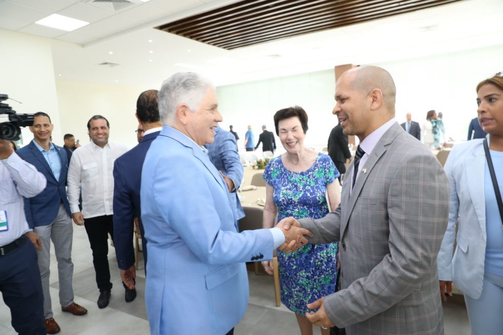 Senado de la República recibe a dominicanos electos en los Estados ...
