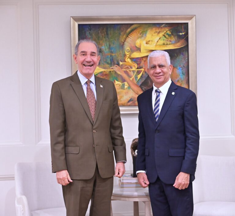 Ministro de Educación Superior, Ciencia y Tecnología, Franklin García ...