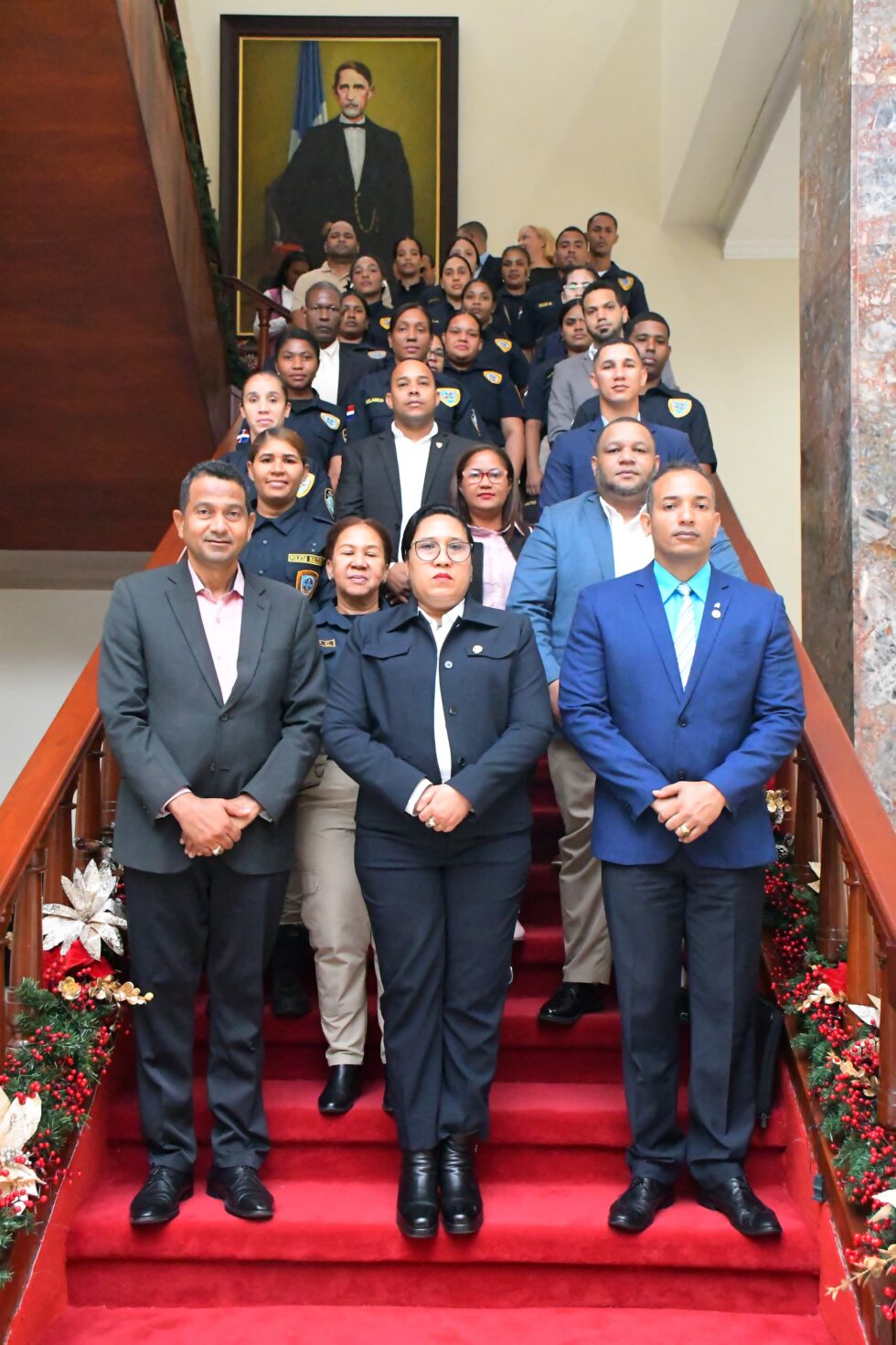 Senado recibe a miembros de la Dirección Central de Investigación ...