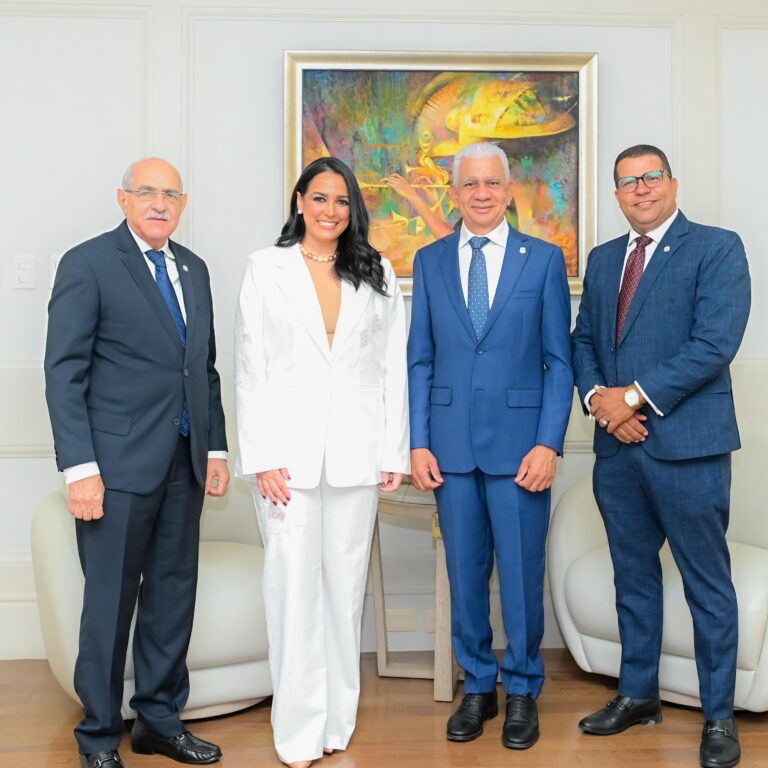 Presidente del Senado, Ricardo de los Santos, recibe visita de cortesía ...