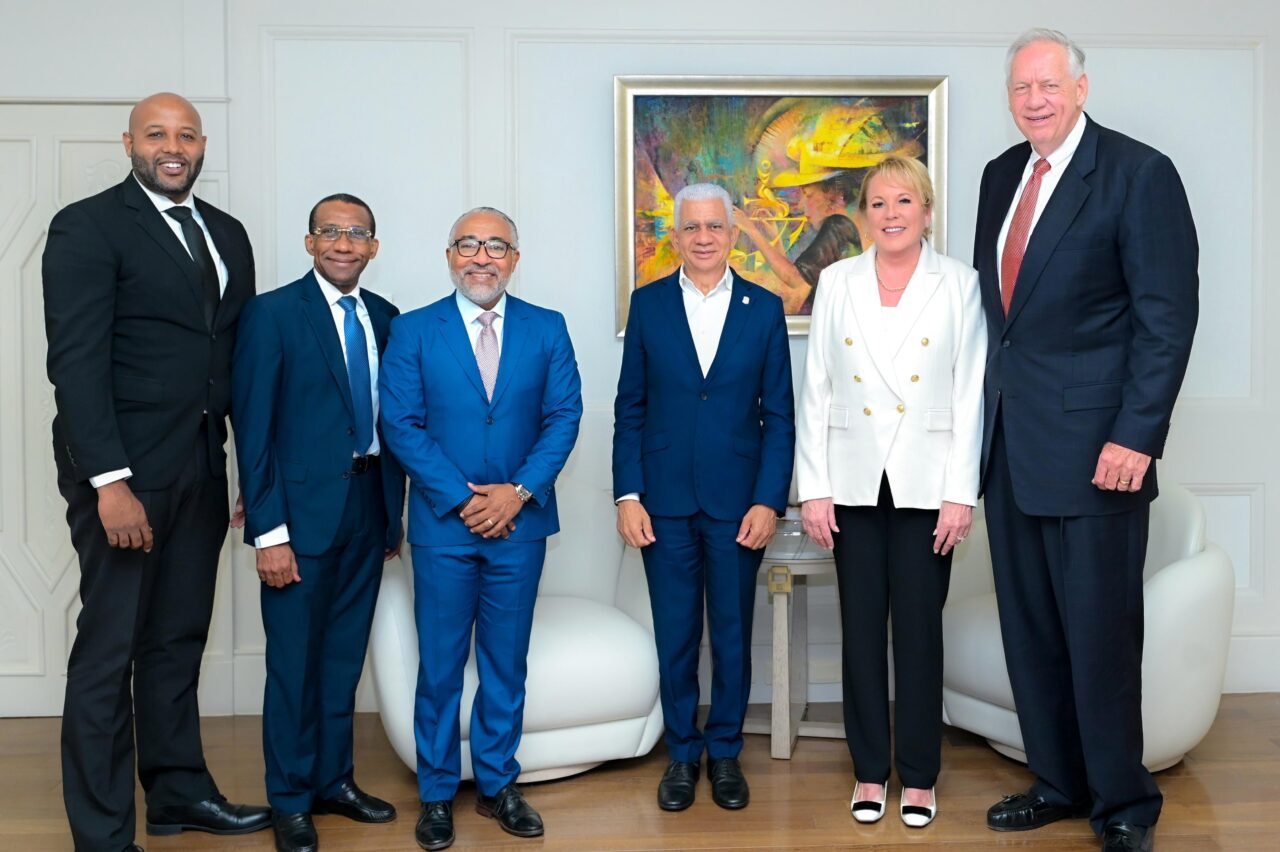Presidente del Senado, Ricardo de los Santos, recibe delegación de ...